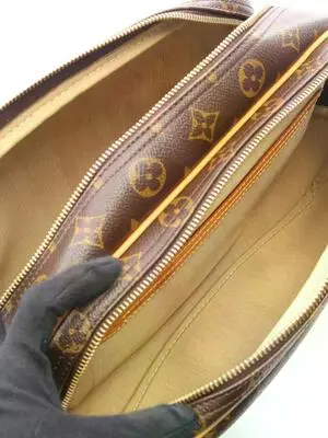 LOUIS VUITTON 2002 Monogram Reporter Pm Crossbody Bag