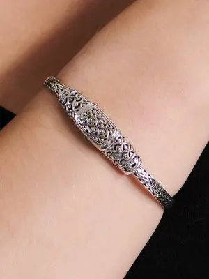 DEVATA Dragon Skin With Dragon Bone Chain Bracelet