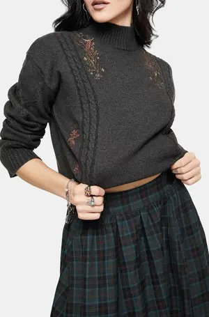 DISTURBIA Abellona Embroidered Cable Knit Sweater - Charcoal