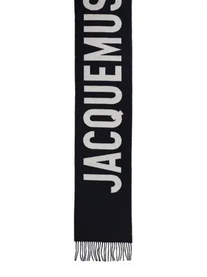 Jacquemus Sciarpa In Lana Con Frange E Logo