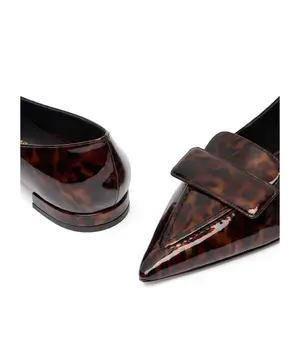STUART WEITZMAN Sovinnie Flat