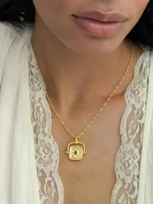 OTTOMAN HANDS Sapphire Rotating Necklace