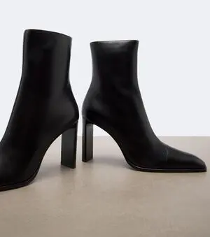 Saint Laurent Venetia Leather Ankle Boots