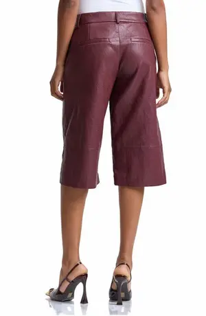 Avec Les Filles Pintuck Faux Leather Trouser Shorts - Wine