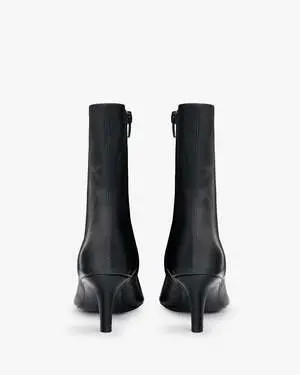 JUDE Cave Ankle Boot In Stretch Leather
