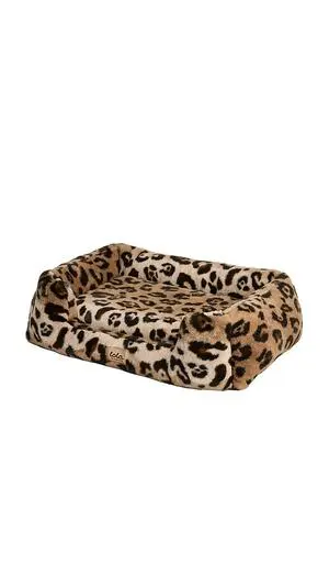 LOLA BLANKETS Large Pet Bed In Multi - Leopard