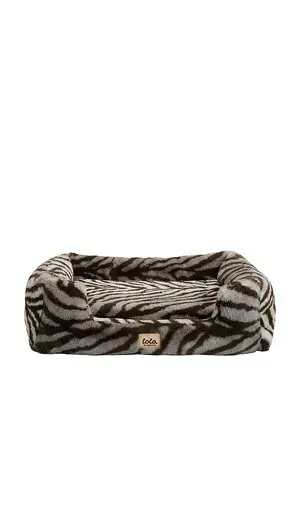 LOLA BLANKETS Medium Pet Bed In Multi - Zebra