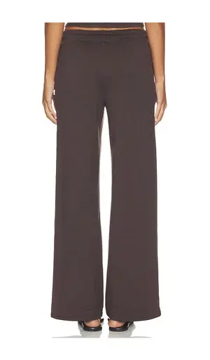 Vuori Halo Essential Wide Leg Pant In Brown
