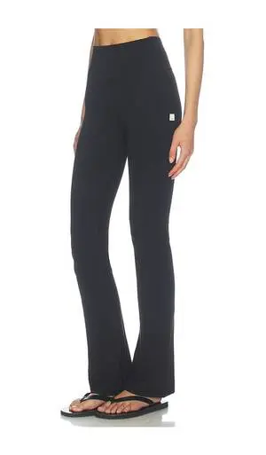 Vuori Allthefeels Slim Flare Legging