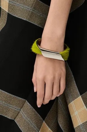 Loewe Thin Twisted Cuff In Hairy Leather Skin - Silver/lime