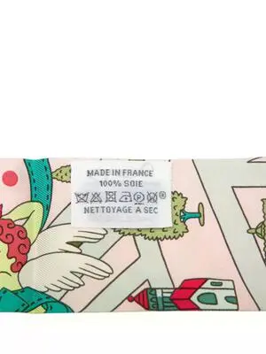 Hermès 2015-2026 Les Nouveaux Amoureux De Paris Silk Twilly Scarf Scarves - Pink