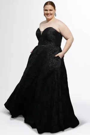 SYDNEY'S CLOSET Jacquard Curvy A-line Strapless Formal Dress - Black
