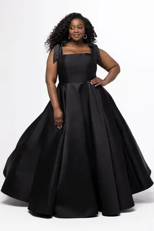 SYDNEY'S CLOSET Satin A-line Formal Gown With Bows - Black