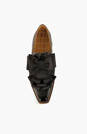 Chie Mihara Casame Patent Leather Elastic-strap Pump