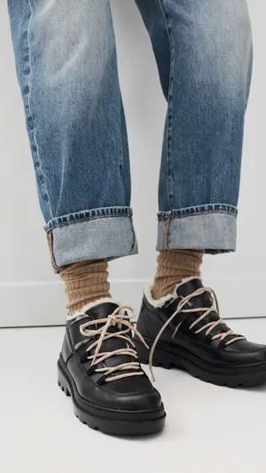 NAGUISA Abra Sherpa Hiker Boots - Total Black