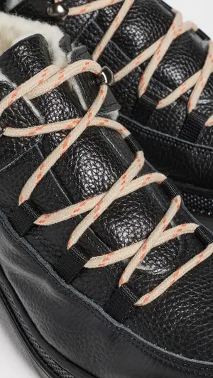 NAGUISA Abra Sherpa Hiker Boots - Total Black