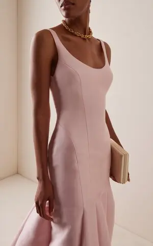 Monique Lhuillier Scoop Neck Trumpet Gown