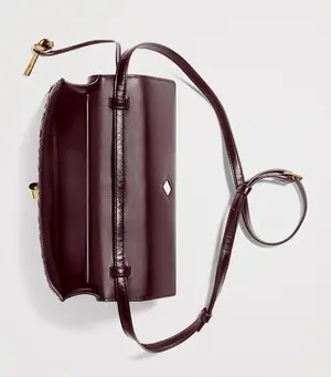 Bottega Veneta Leather Andiamo 25 Clutch Bag