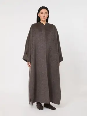 Max Mara Oversized Coat In Camel And Mohair - Mud
