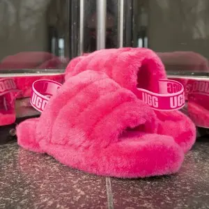 UGG Reg; Fluff Yeah Slide