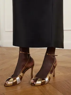Manolo Blahnik Cloudadhi 90 Leather Sandals