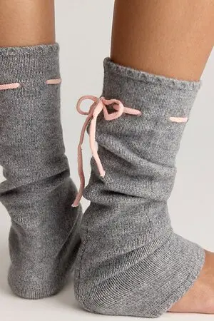 HIGH HEEL JUNGLE Jenna Cozy Bow Leg Warmers - Grey