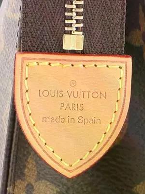 LOUIS VUITTON Toiletry Monogram Canvas 19 Pouch