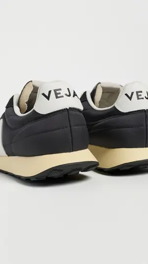 VEJA Belem Sneakers - Black/white