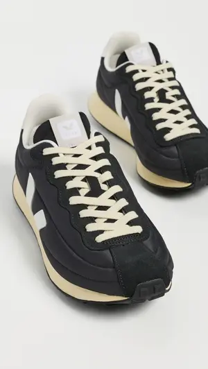 VEJA Belem Sneakers - Black/white