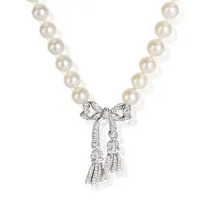 Tiffany & Co. Pearl And Diamond Diamond Bow Necklace - Platinum