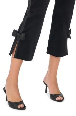 CECE DUPRAZ Bow Appliqué Cropped Pants
