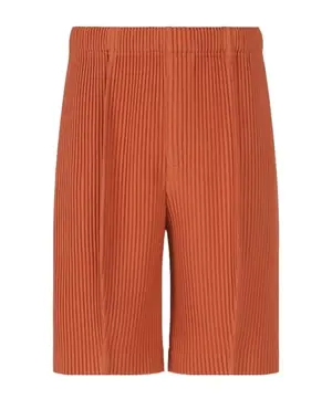Issey Miyake Homme Plissé Pleated Straight-hem Shorts - Scarlet