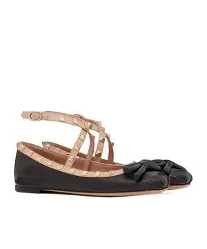 Valentino Garavani Round-toe Flat Shoes