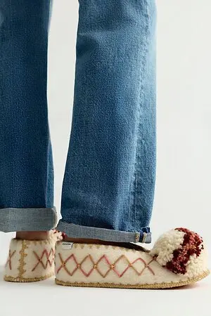 GIVE A PON Confetti Pom Slippers - Meli