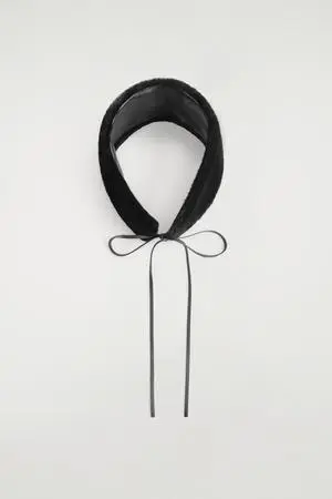 Cos Shearling Earmuffs - Black