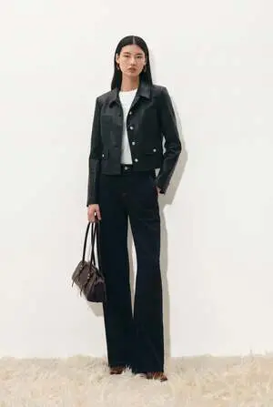 Fabrique Shay Tailored Cropped Blazer In Vegan Leather - Black