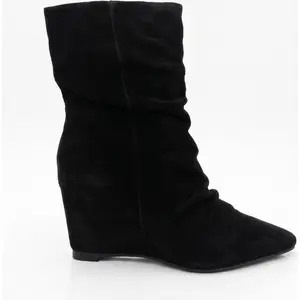 AMIE RAFA Jill Slouch Wedge Boots - Black