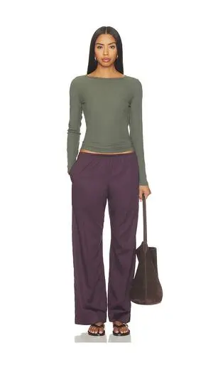 Vuori Longsleeve Pose Subtle Scoop Top In Olive