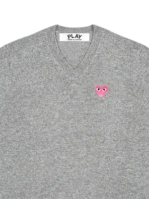 Play Comme Des Garcon Heart-pattern V-neck Sweater