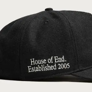 END. Monogram Hitch Lc Cap