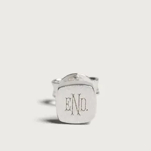 END. Signet Stud