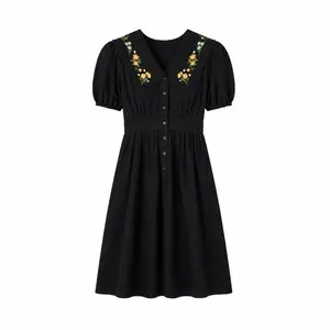 YUMI Short Sleeve Midi Dress With Floral Embroidery - Black