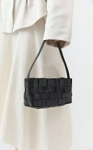 ST. AGNI Petit Woven Tote - Black