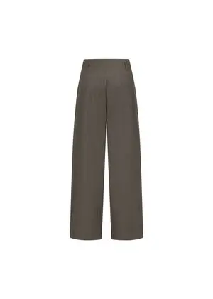 AMOMENTO Straight Tuck Pants