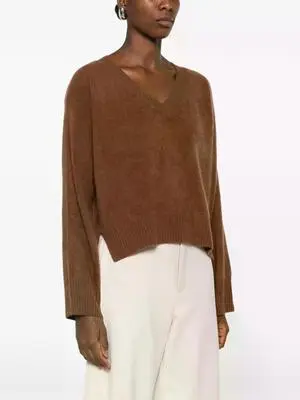 C.T.PLAGE V-neck Side-slit Sweater