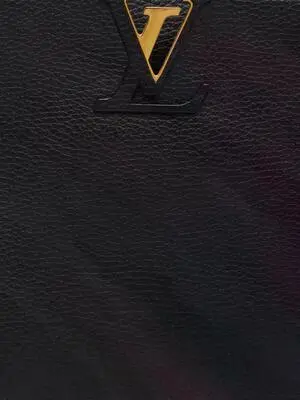 LOUIS VUITTON 2014 Mm Capucines Handbag - Black