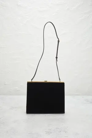 Saint Laurent Small Gaia Shoulder Bag In Black