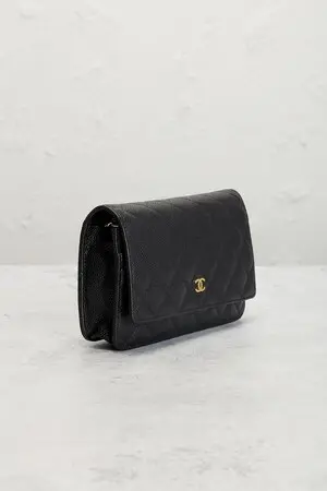 Chanel Caviar Classic Wallet On Chain