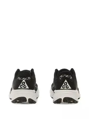 Nike Pegasus Trail Sneakers