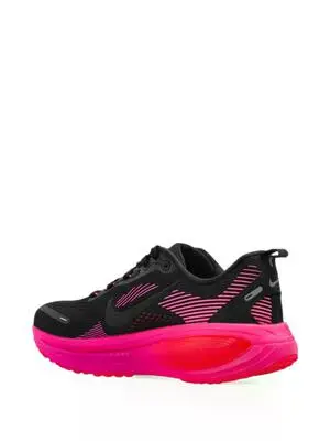 Nike Vomero 18 Logo-detail Sneakers